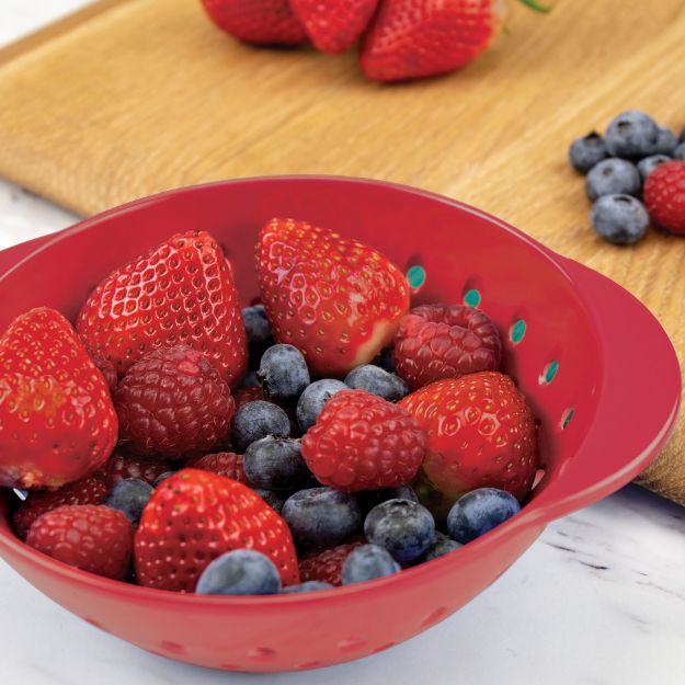 Tovolo Kitchen Accessories. Mini Berry Colander Melamine Cayenne